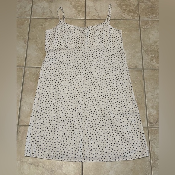 Brandy Melville | Dresses | Brandy Melville White Midi Dress With Black ...
